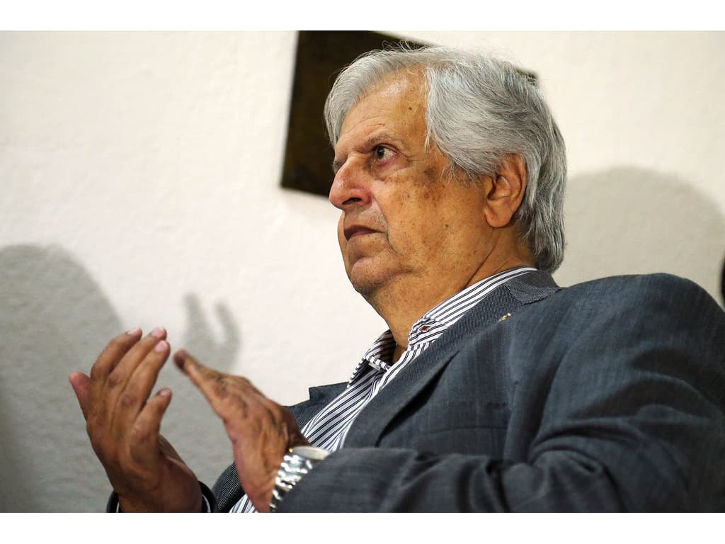 Modesto relembra dificuldades e crê que Libertadores 'mantenha' elenco ...