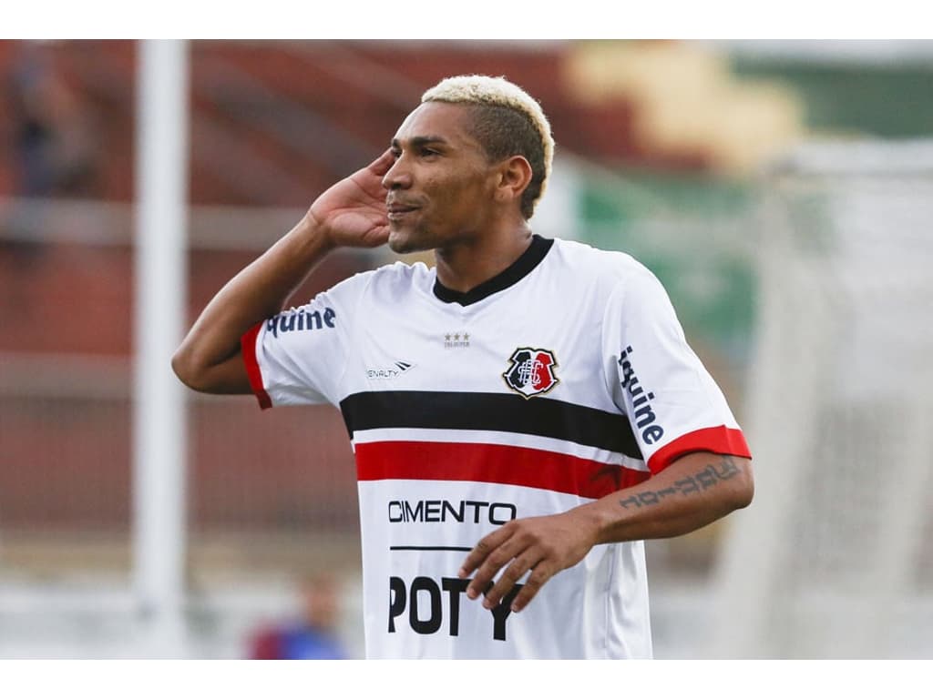 CR7 de presente de Ano Novo! Tupi anuncia Caça-Rato - Lance!