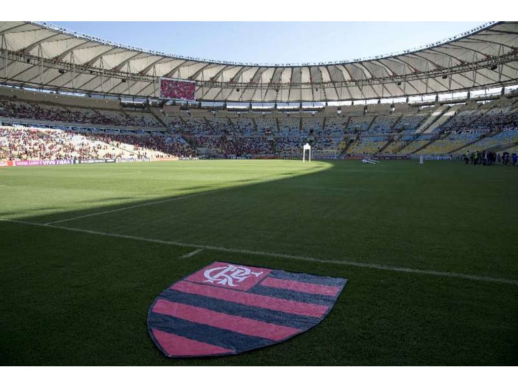Torcida do Fla forma filas em busca dos poucos ingressos que restam ...