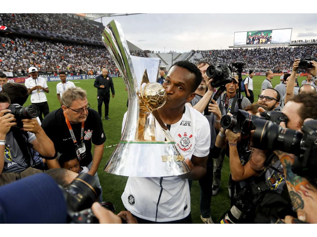 Corinthians acerta venda de Jô para clube japonês - Lance!