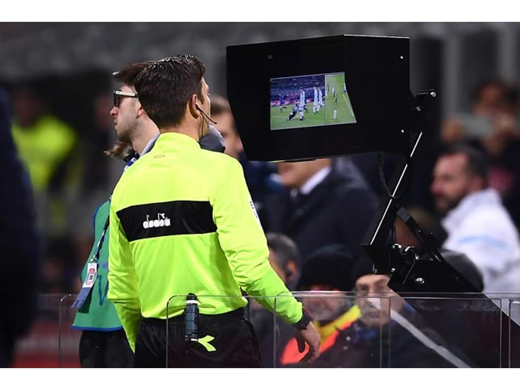 Fifa detalha uso do VAR na Copa com 33 câmeras em cada estádio - Lance!