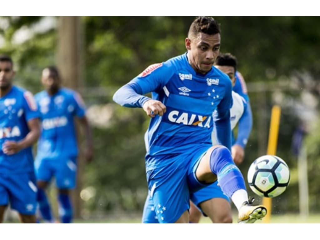 Lateral Bryan deixa o Cruzeiro e acerta com CRB-AL - Lance!