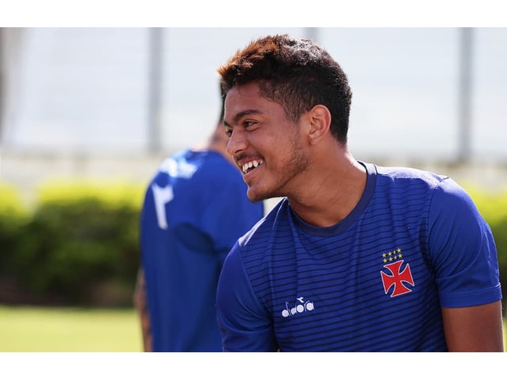 Criticado no Vasco a destaque na Europa: Evander entra em time da ...