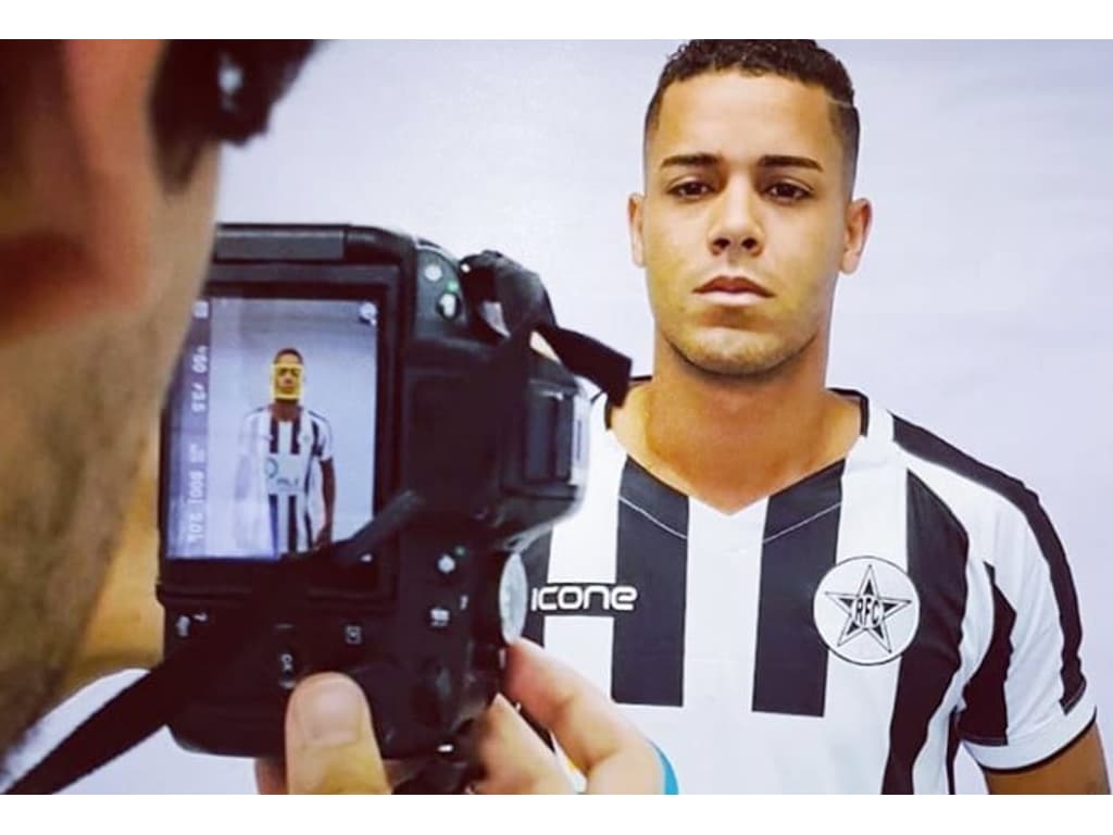 Treinador do Resende se incomoda com interesse do Botafogo em Maxwell: 'Ninguém sabia quem era ...