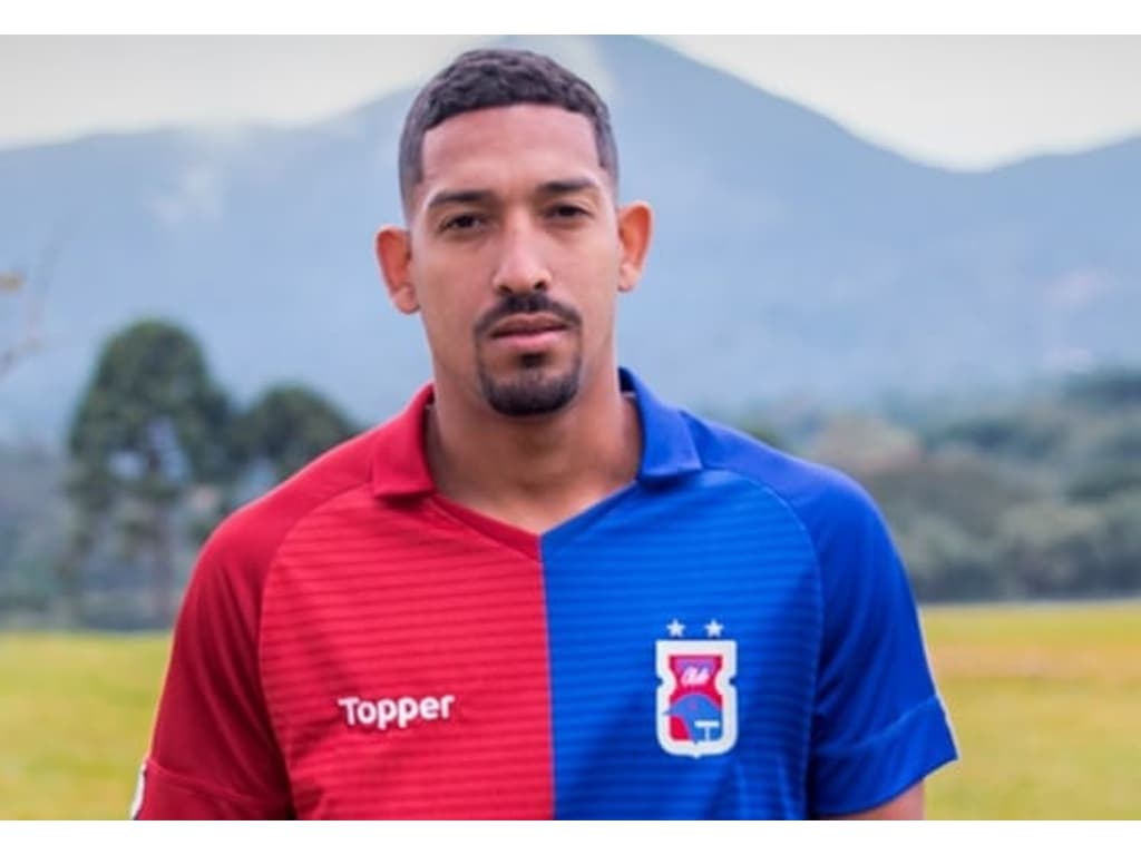 Léo Príncipe pode ser a novidade do Paraná contra o Vitória - Lance!