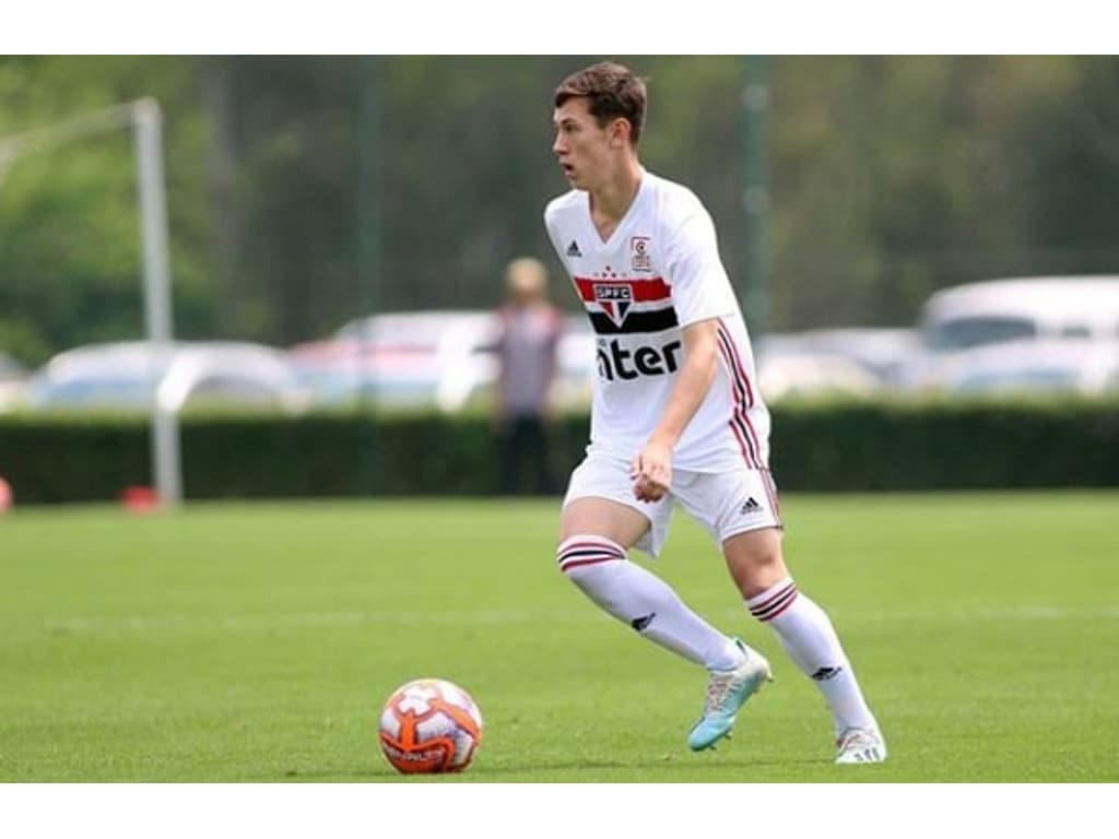 Dois títulos em quatro dias: conheça Patryck, joia da base do São Paulo ...