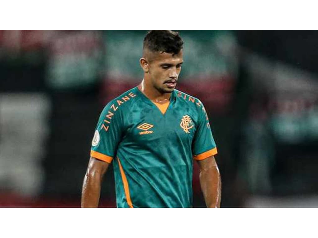 Wisney comemora seu primeiro jogo como profissional do Fluminense - Lance!