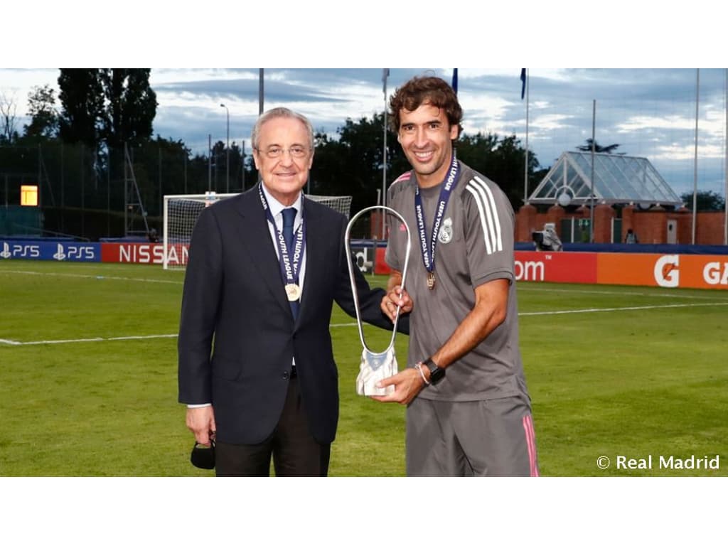 Raúl, ex-Real Madrid, tem conversas para assumir clube espanhol