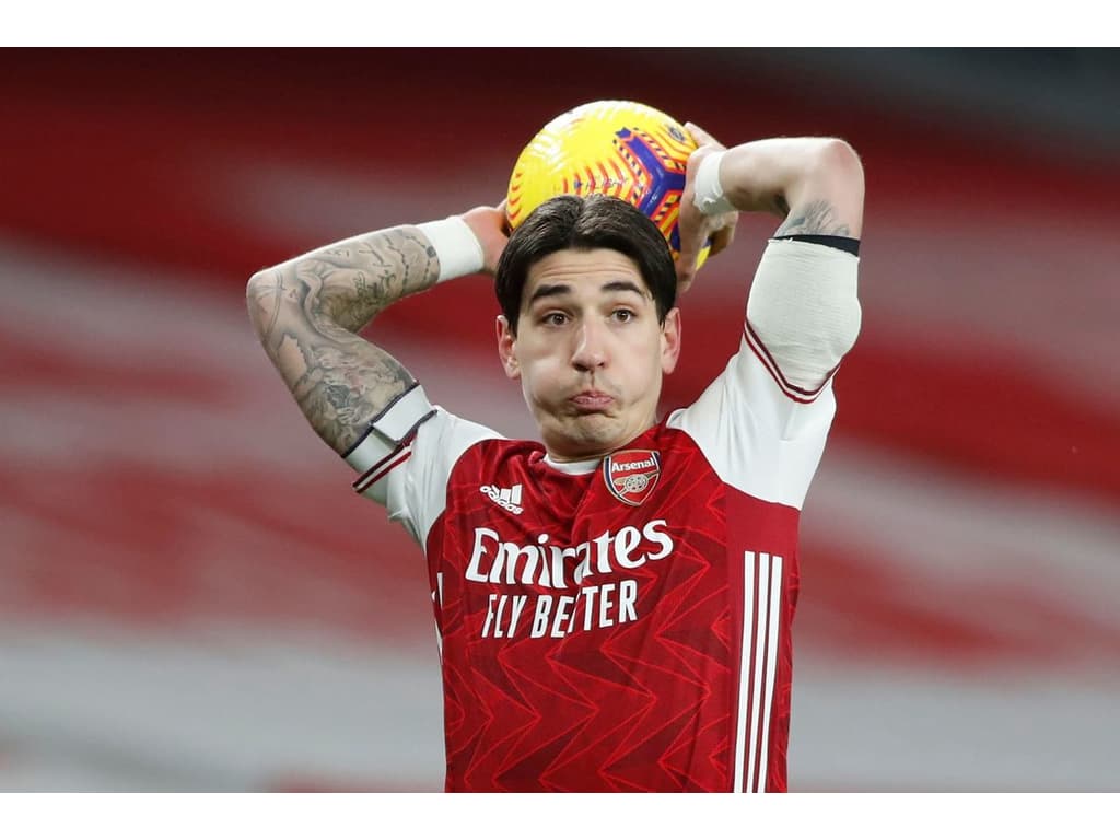 Lateral do Arsenal é oferecido ao Barcelona na janela de transferência ...