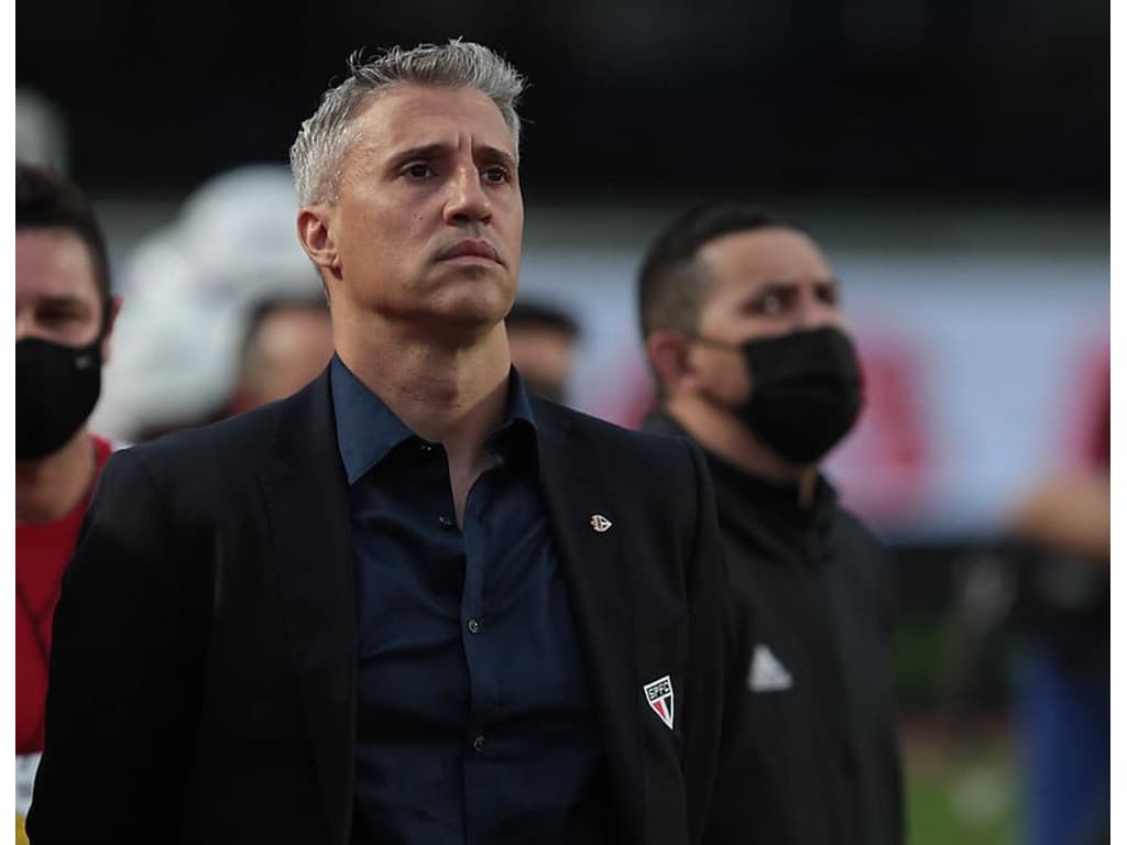 Após derrota do São Paulo, Crespo desabafa em coletiva: 'Você pensa que ...