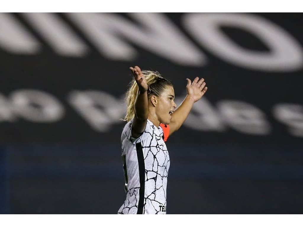 VÍDEO: veja o que a lateral Tamires falou após o título do Brasileirão ...