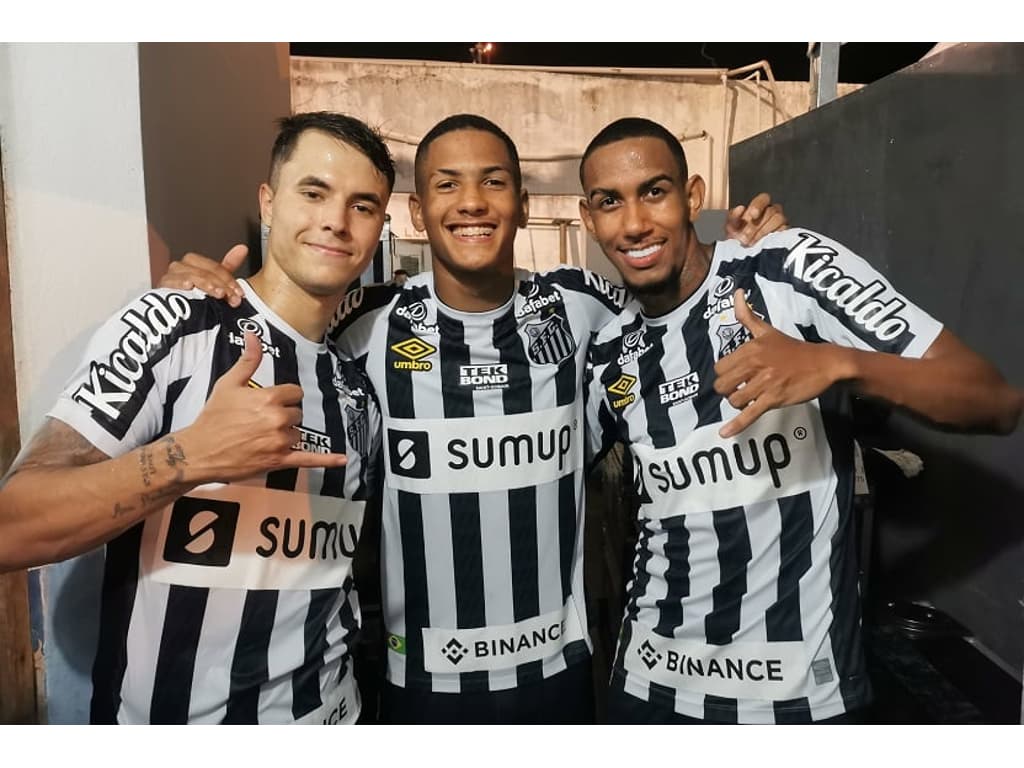 Em alta, Rwan Seco comemora primeiro gol pelo Santos - Lance!