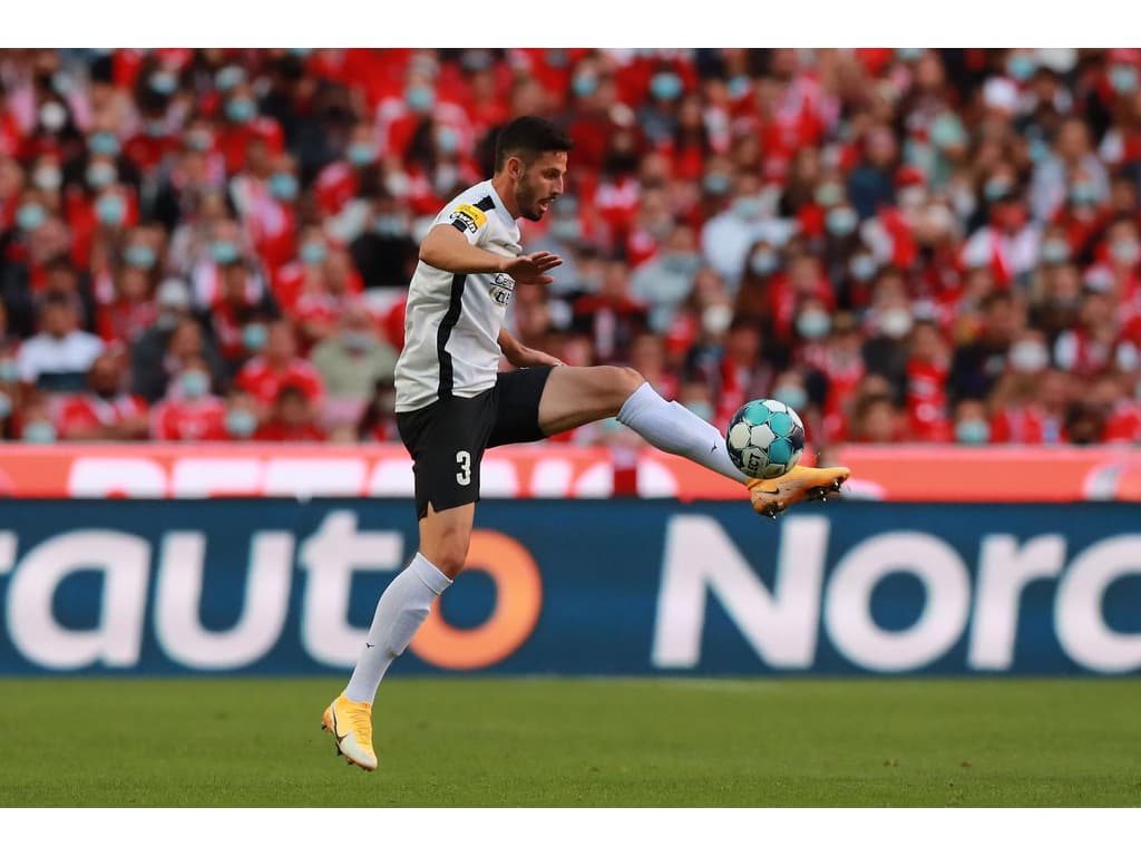 Ex-São Paulo, Lucas Possignolo deixa o Portimonense e acerta com clube ...