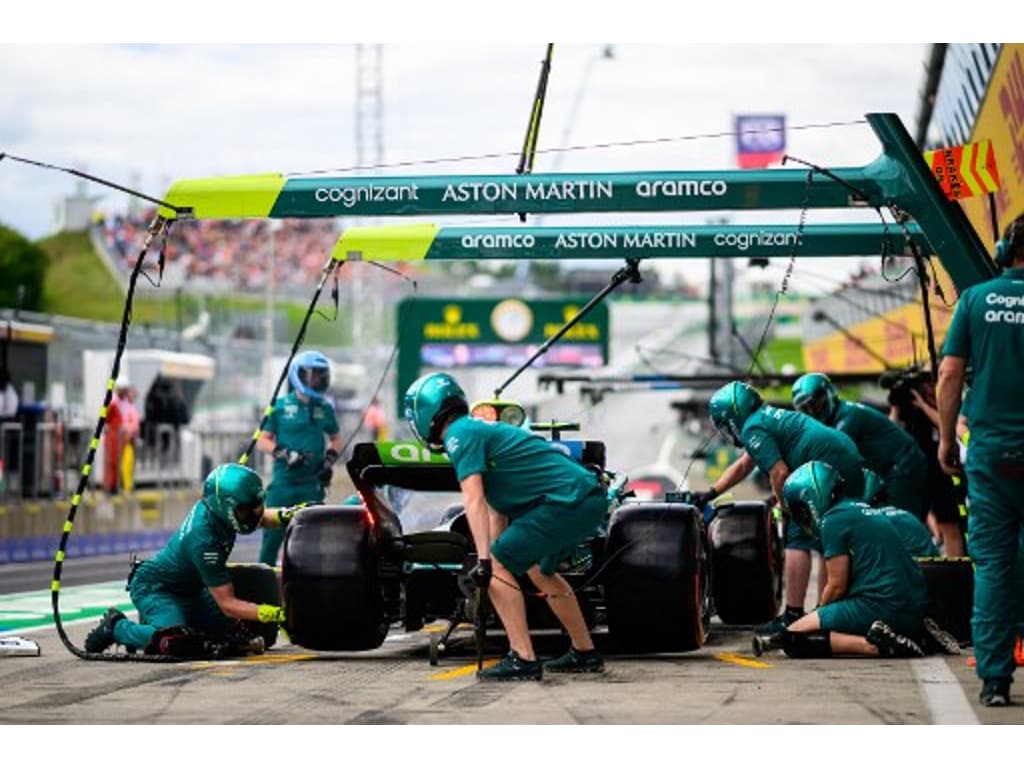 Aston Martin acerta patrocínio de empresa de investimentos, que prevê ...