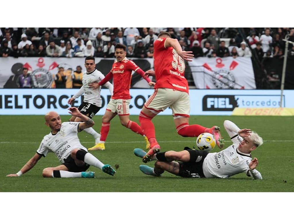Mais disciplinado, Corinthians lidera Brasileirão em estatísticas de ...