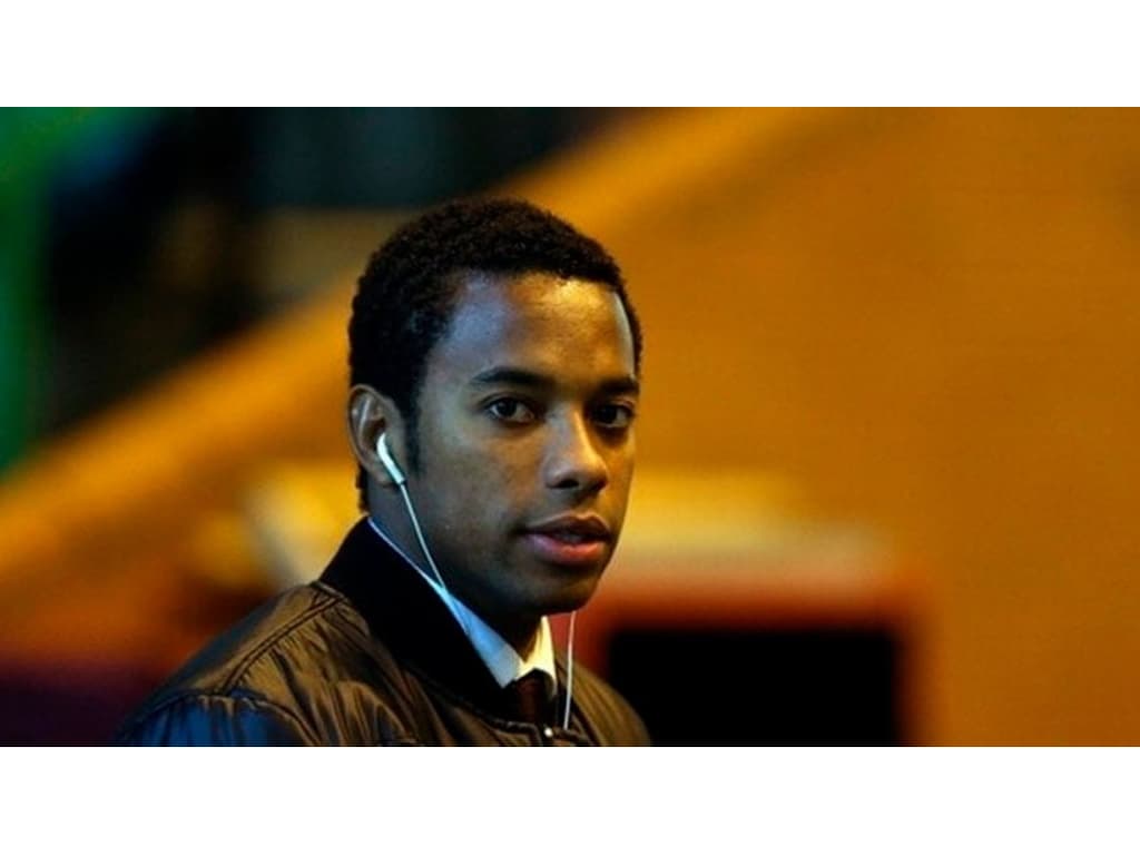 Robinho revela onde está e se coloca à disposição da Justiça Brasileira ...