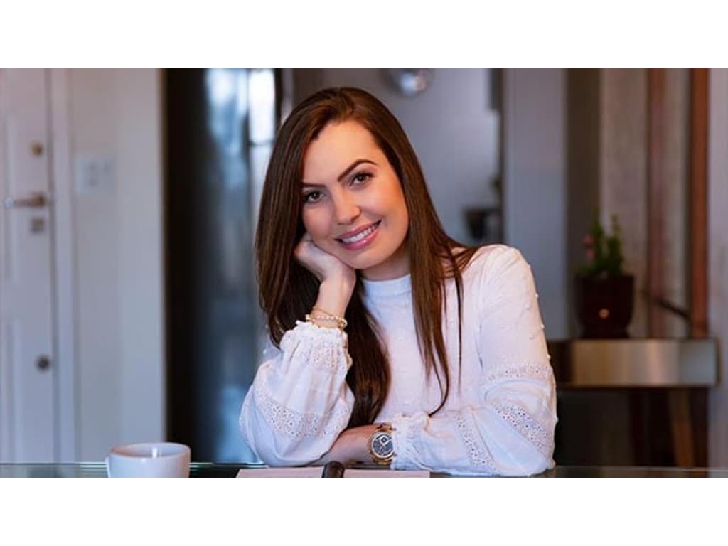 Especialista em relacionamentos, Carol Fregulia analisa comportamento ...