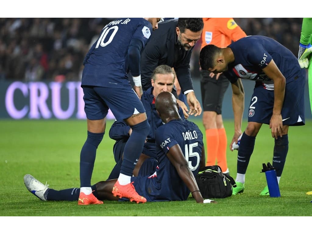 PSG perde meia lesionado por pelo menos três semanas - Lance!