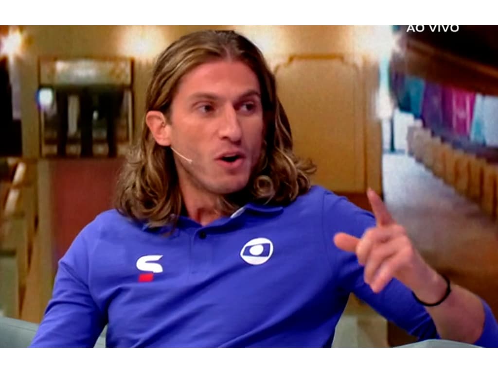 Com quatro brasileiros, Filipe Luís escala seleção da primeira fase da ... Com quatro brasileiros, Filipe Luís escala seleção da primeira fase da ...
