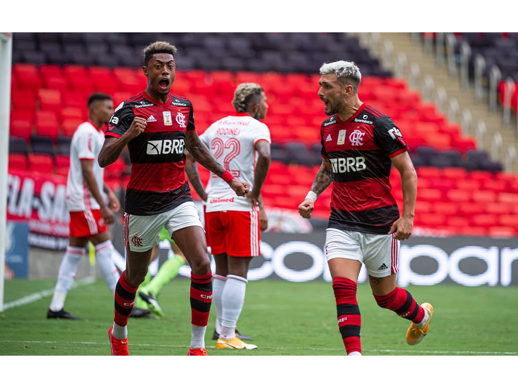 Flamengo volta a ter 'quarteto mágico de 2019' após quase um ano