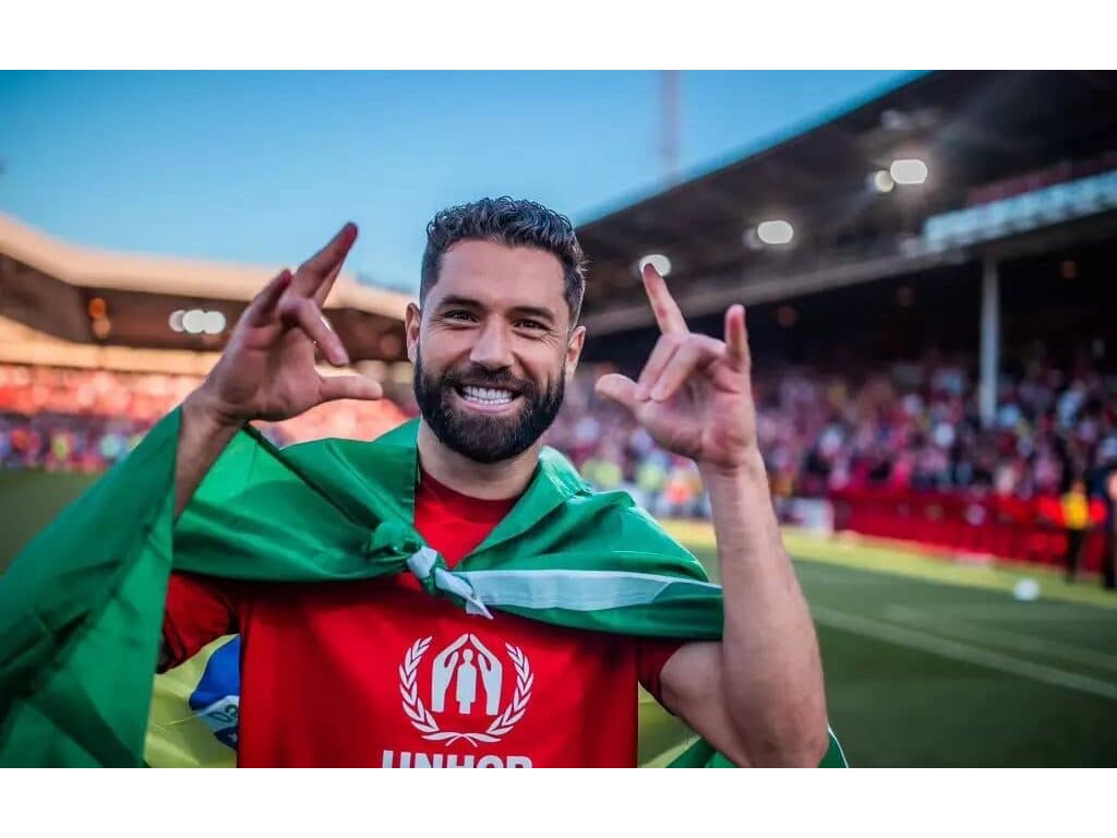 Zagueiro Felipe festeja vitória sobre o Arsenal e permanência do ...