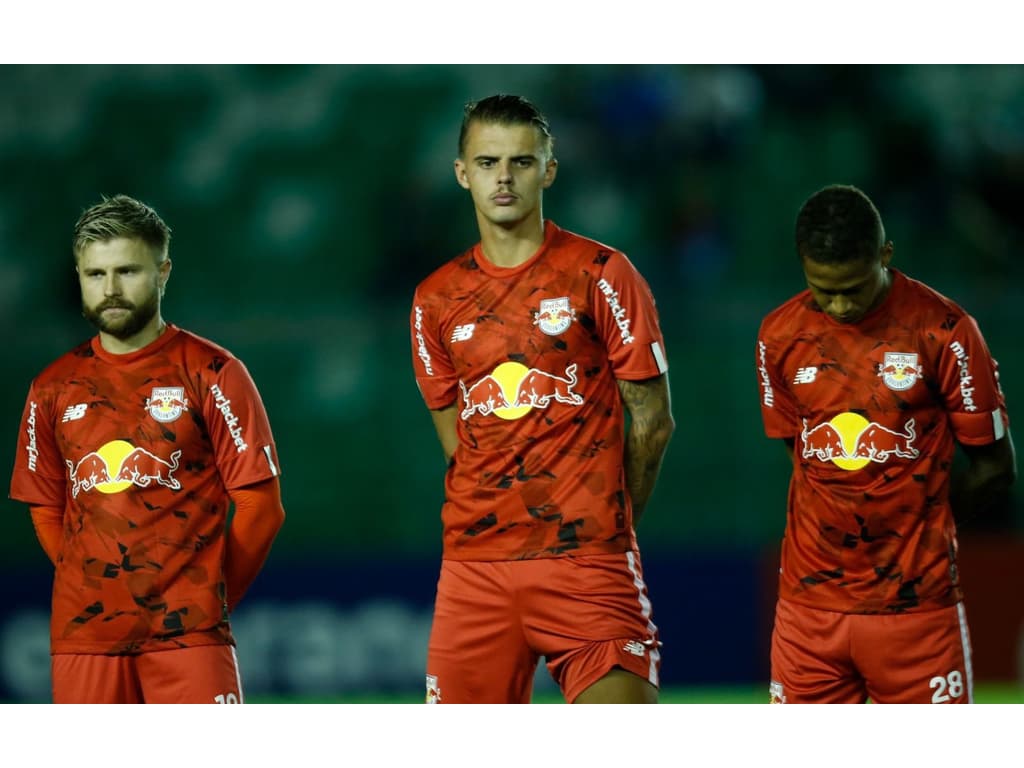 Luan Patrick volta a ser titular e comemora assistência pelo Bragantino ...