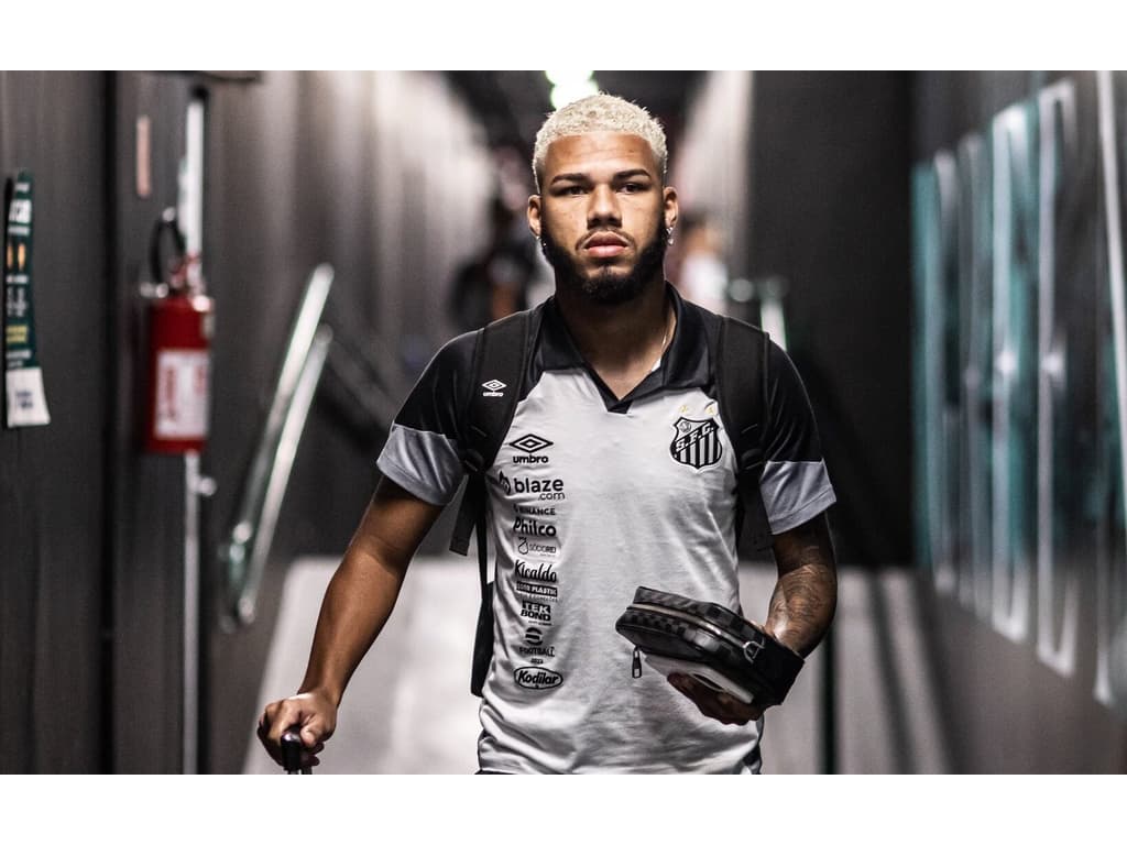 Como o lateral Nathan lidou com afastamento do Santos - Lance!
