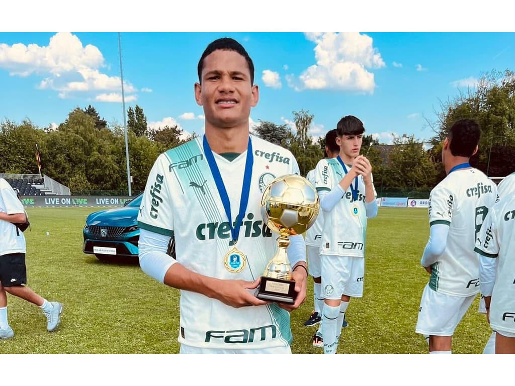 Promessa do Palmeiras, Lucas Gabriel comemora artilharia na Kevin de ...