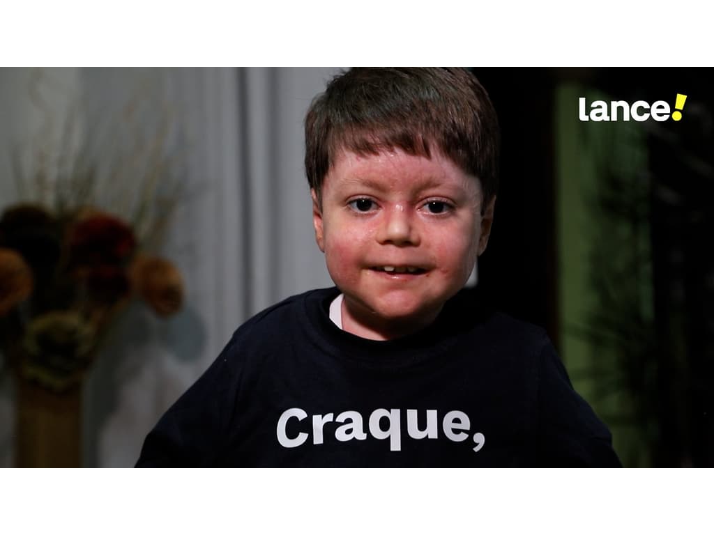 Mãe de Gui lamenta críticas ao filho por cantar hino do Fluminense ...