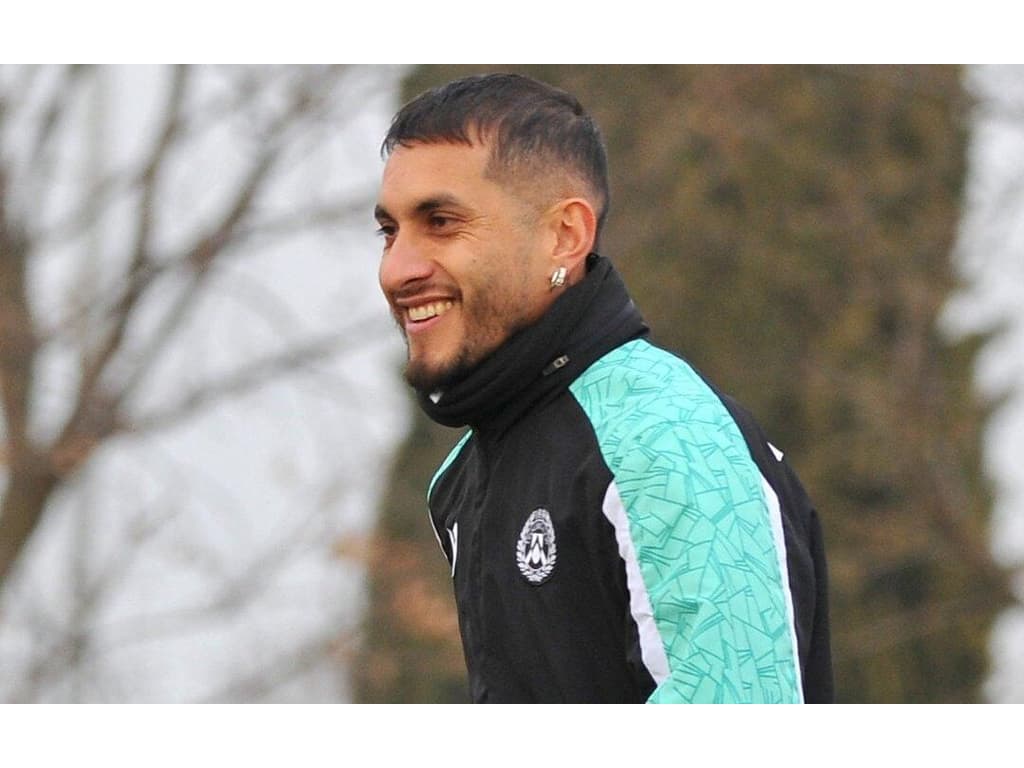 Quem é Roberto Pereyra, alvo do Santos - Lance!