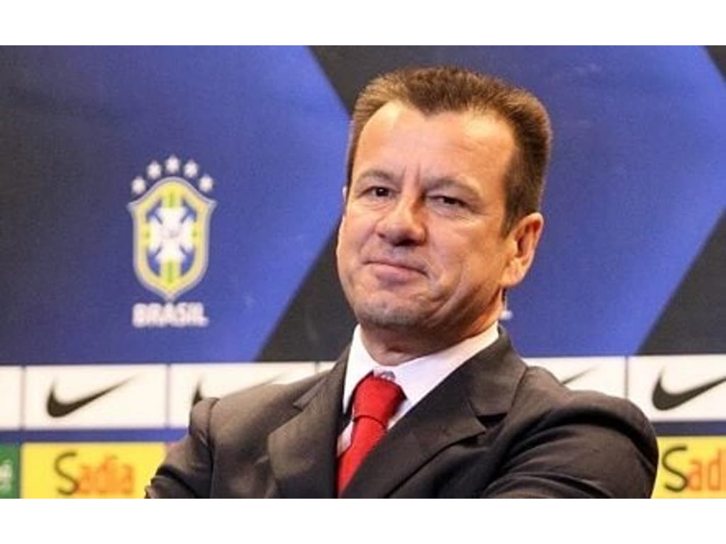 Ex-treinador da Seleção Brasileira Dunga passa por cirurgia de hérnia ...