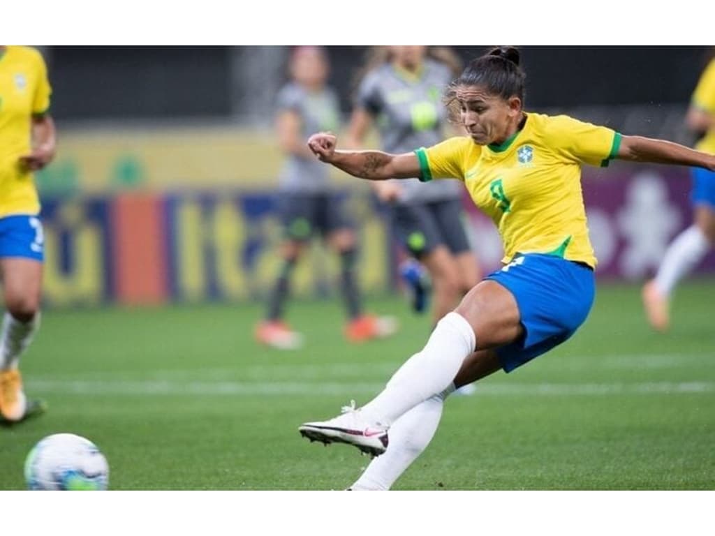 Quem é Debinha, atacante da Seleção Brasileira feminina?
