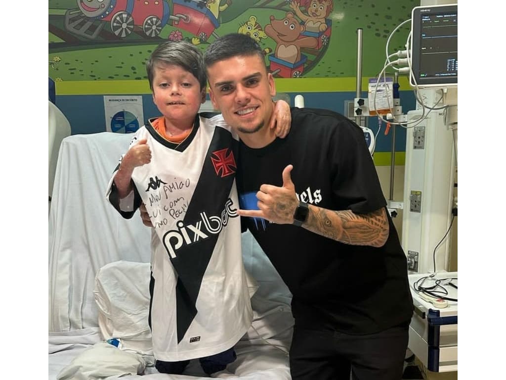 Relembre a trajetória de Gabriel Pec pelo Vasco
