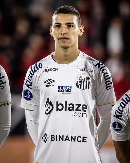 Monaco exerce preferência e iguala oferta por Deivid, do Santos