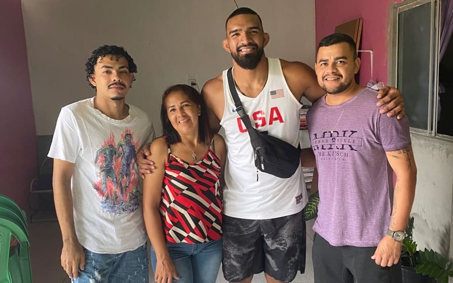 Da premiação de 300 reais no Pará ao UFC: conheça a trajetória de ...