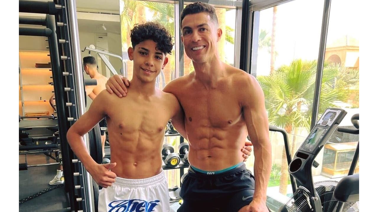 Ronaldo E Filho Filho De Cristiano Ronaldo é Visto Com Camisa Do
