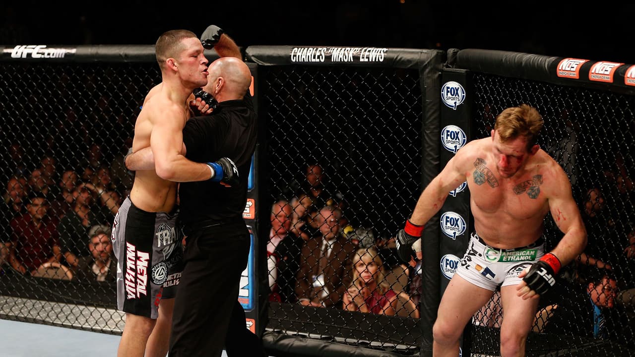 Nate Diaz acerta sequência brutal e nocauteia Maynard no primeiro round ...