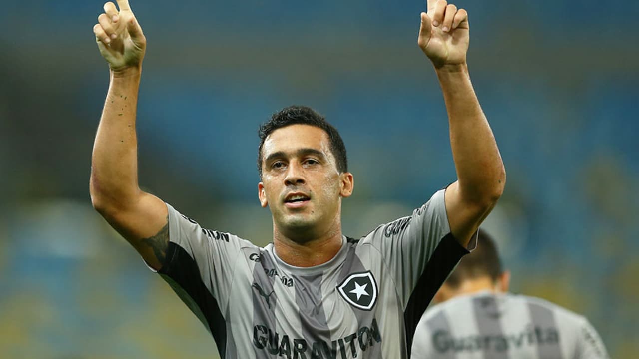 Edilson: lateral de força superou reserva e ficou marcado pela raça ...