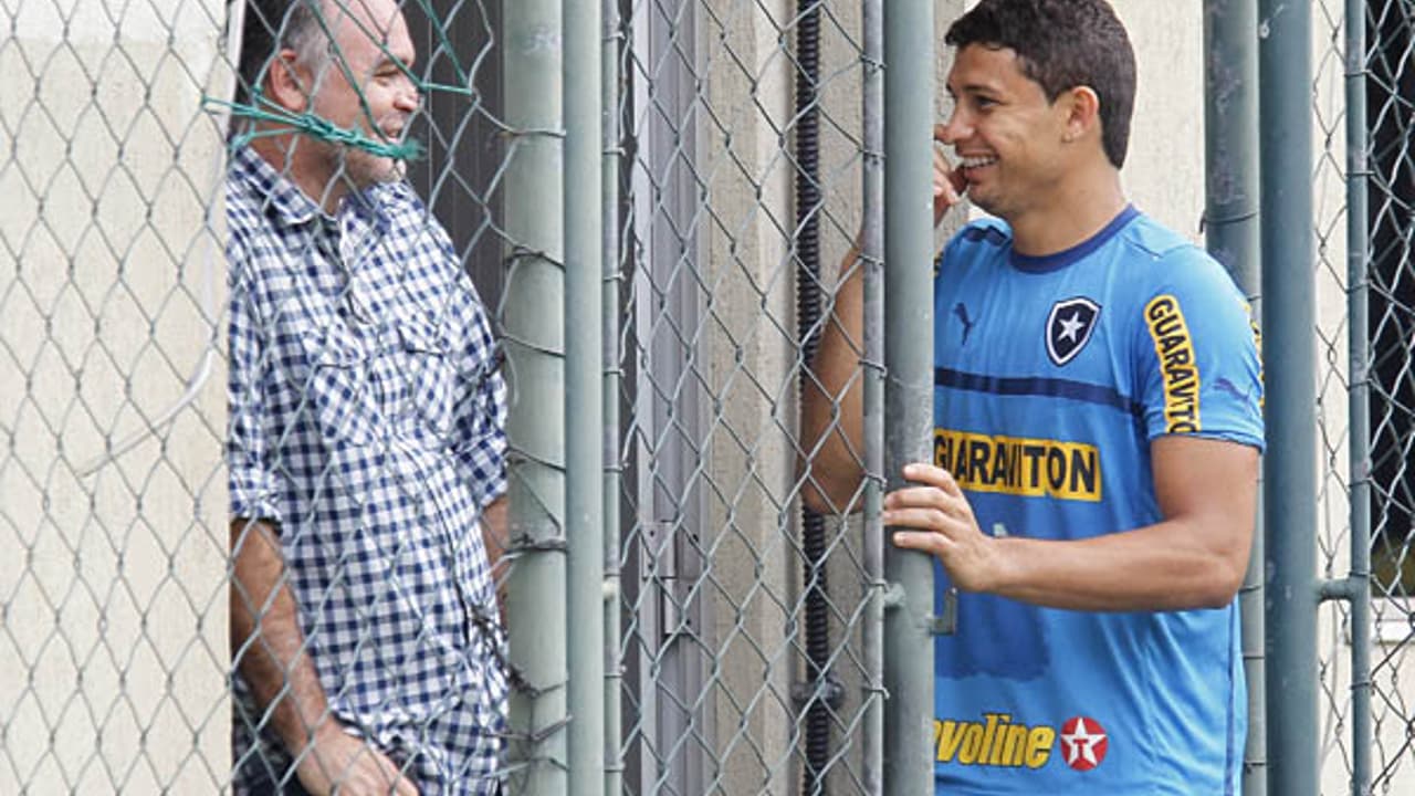 Treinador da Juve leva multa de R$ 504 mil e suspensão - Lance!