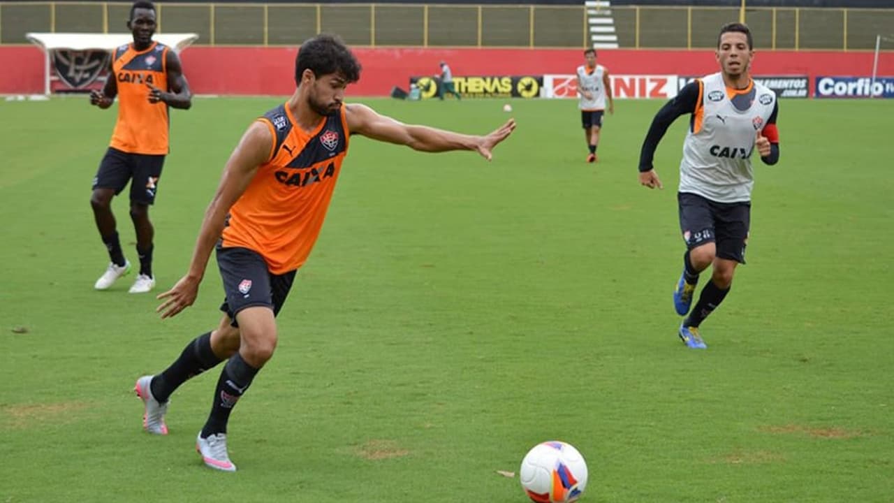 Após triunfo, Pedro Ken comemora segundo acesso com o Vitória - Lance!
