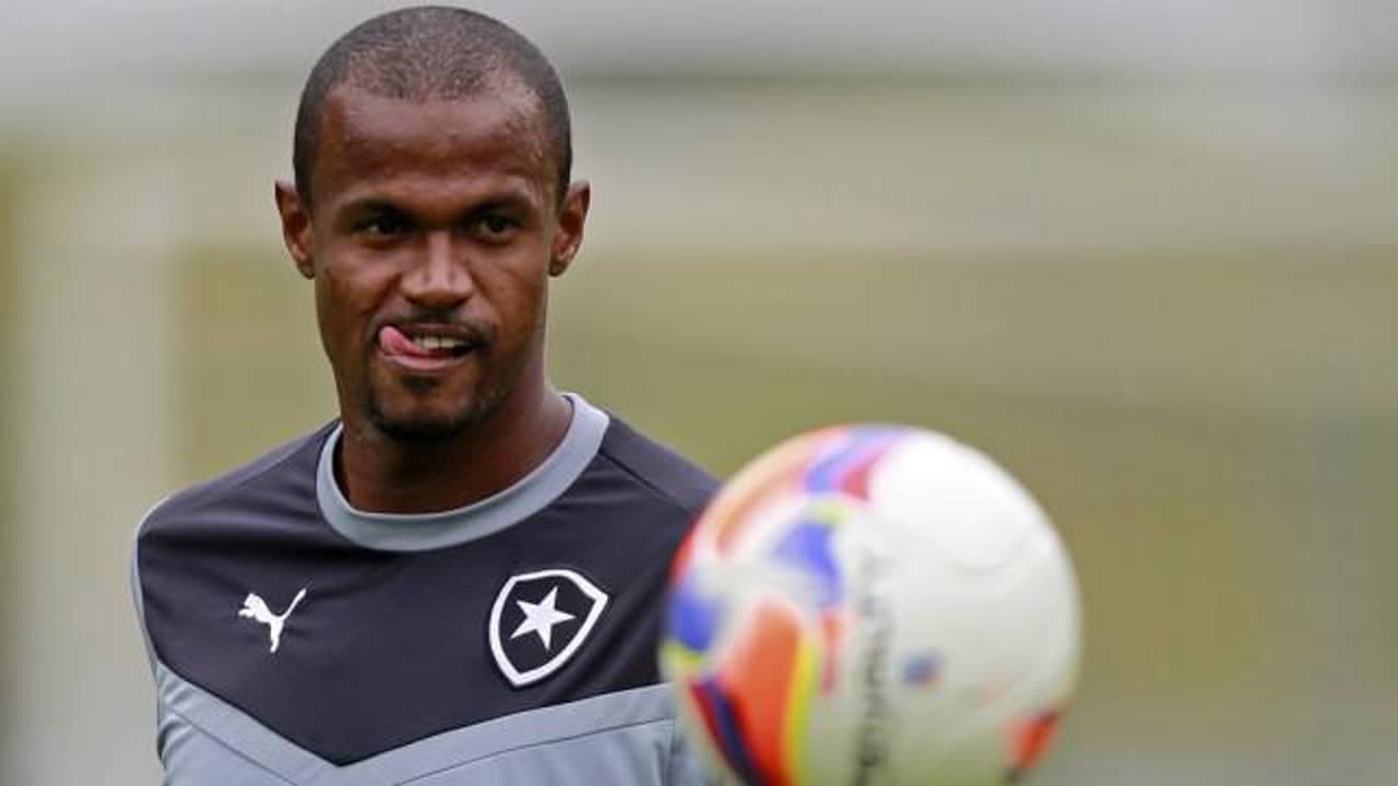 Após treino fechado, Airton celebra retornos e reforços do Botafogo ...
