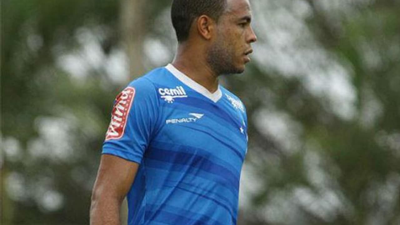 Mayke sai aos prantos de treino e se torna dúvida do Cruzeiro no ...