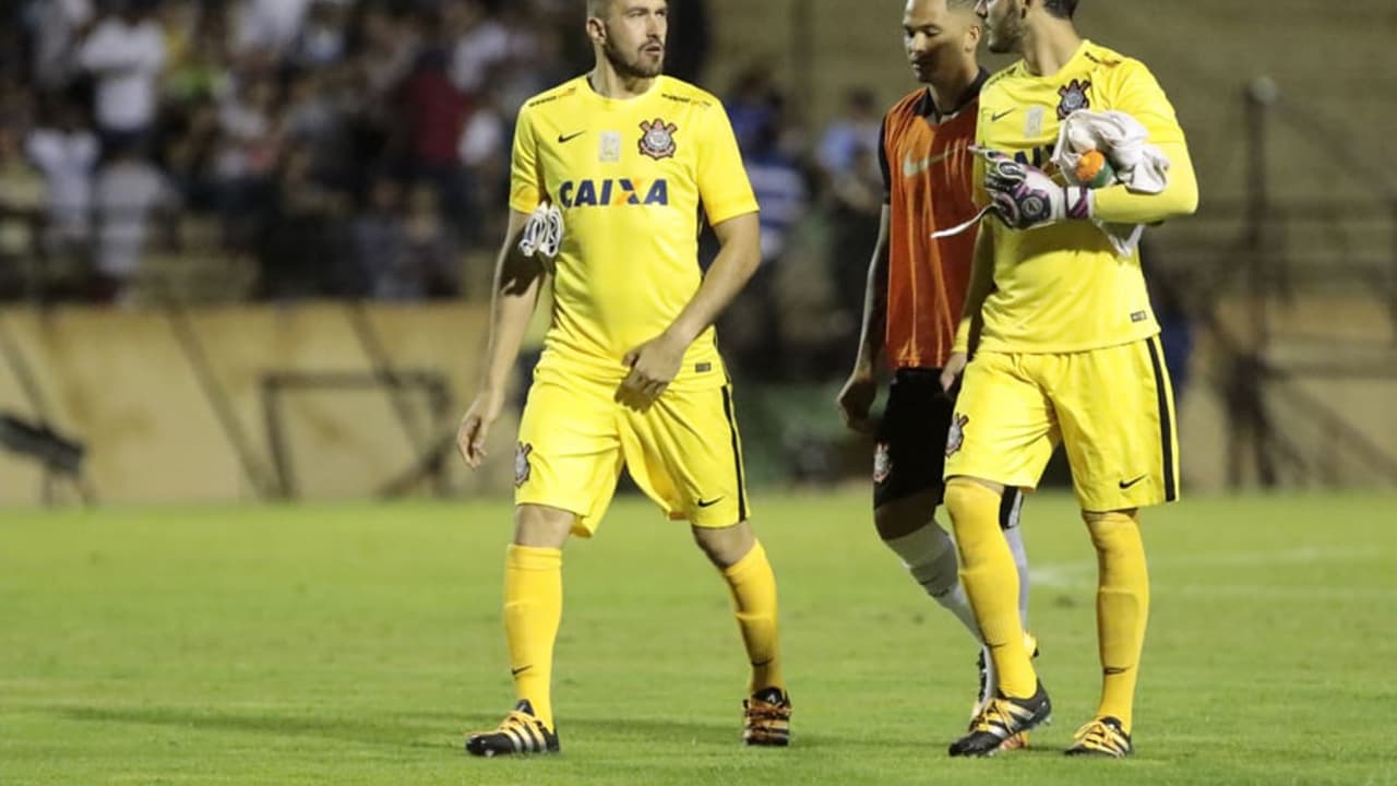 Matheus Vidotto aprova 'estreia' no Timão e desconversa sobre futuro