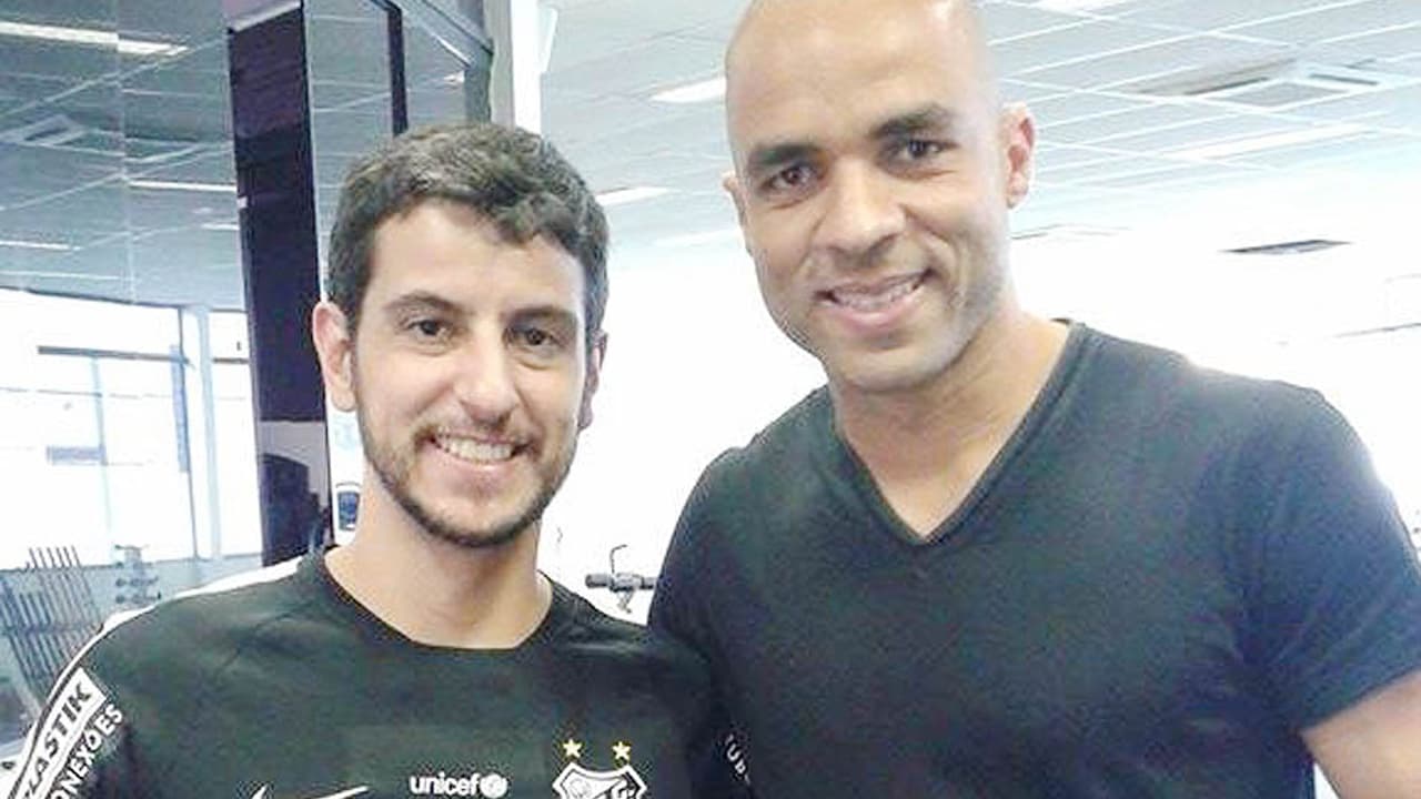 Alex visita CT do Santos, e Modesto admite interesse: 'Não descarto ...