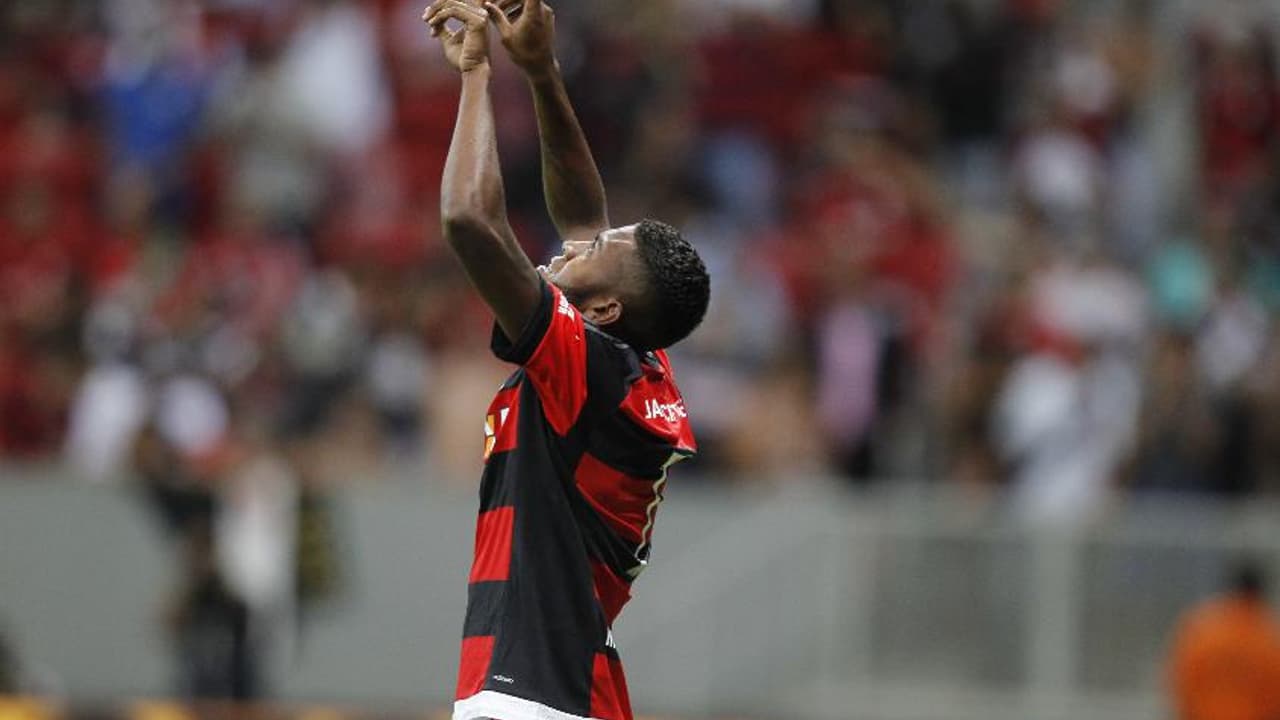 Cirino valoriza gol e minimiza marca em clássicos: 'Nunca me atrapalhou ...