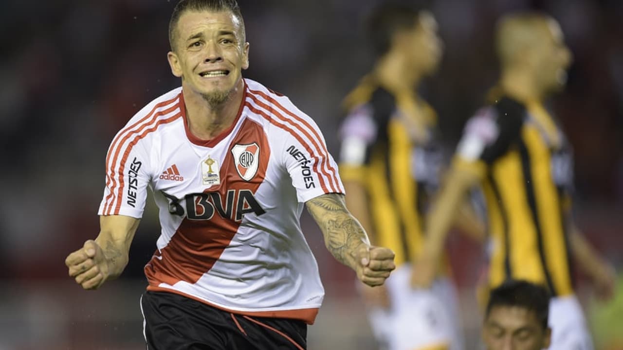 Em noite de D'Alessandro, River Plate goleia The Strongest pelo Grupo 1