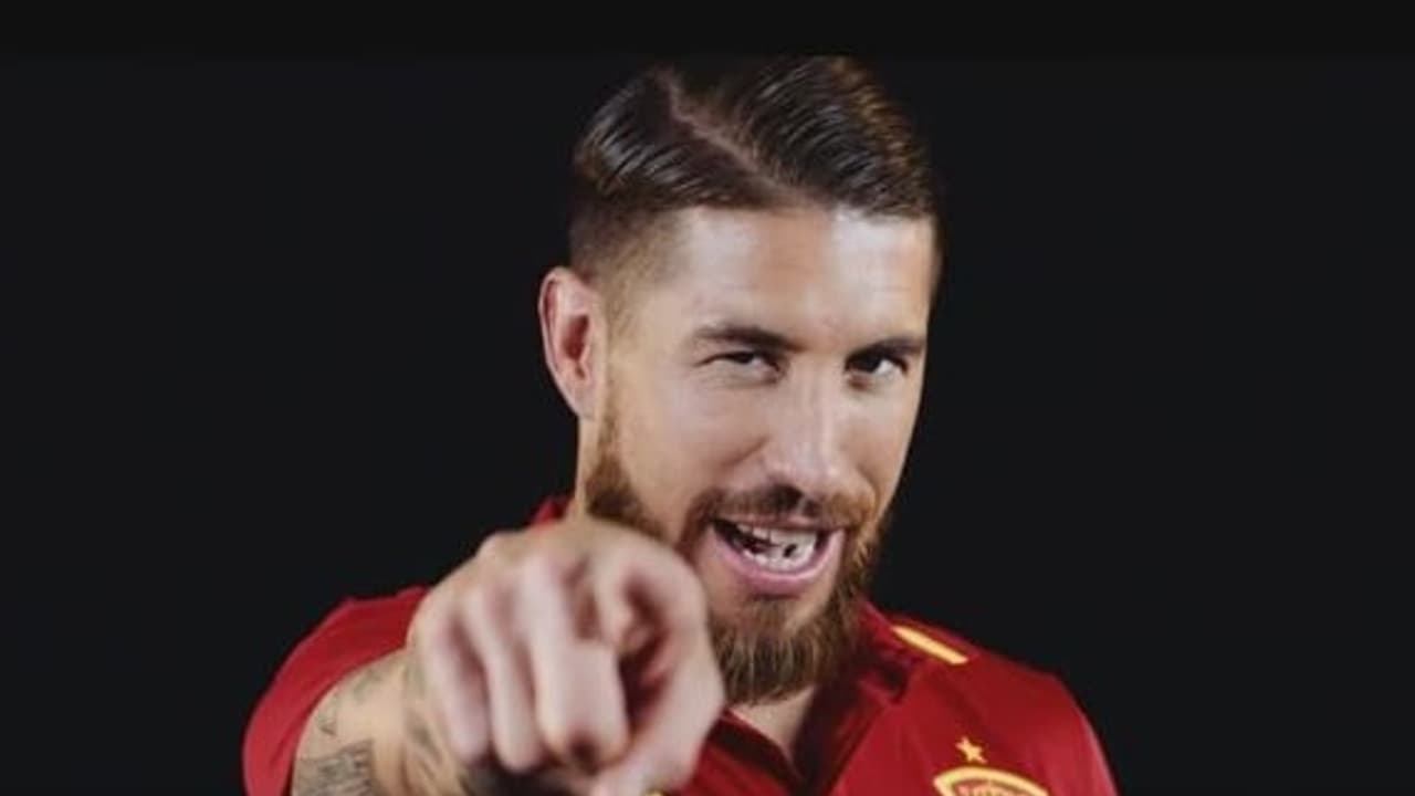 Solta a voz! Sergio Ramos canta música da seleção da Espanha para ...