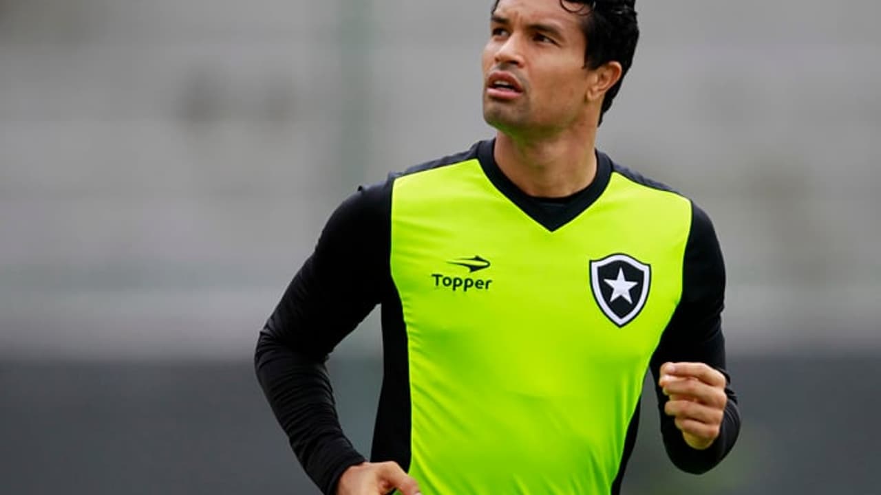 Airton não enfrenta o Coxa e será preparado para o clássico; Dudu joga ...
