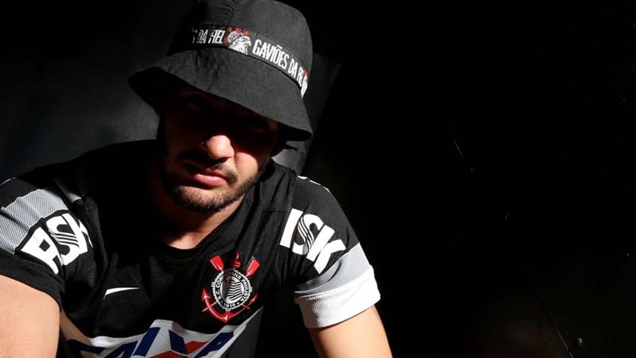 De modelo a maloqueiro: em fotos, a trajetória de Pato no Corinthians