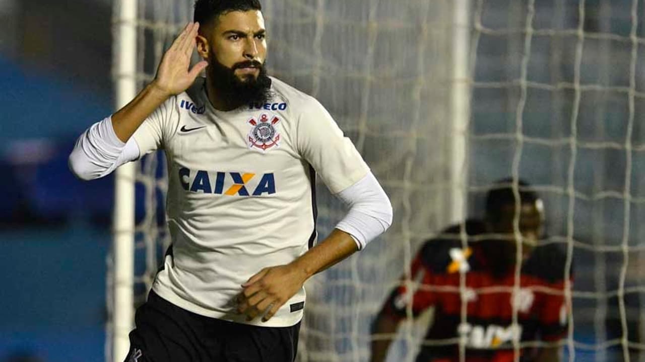 Após vitórias sobre cariocas, Timão lembra feitos e brinca: 'Eu amo o Rio!'